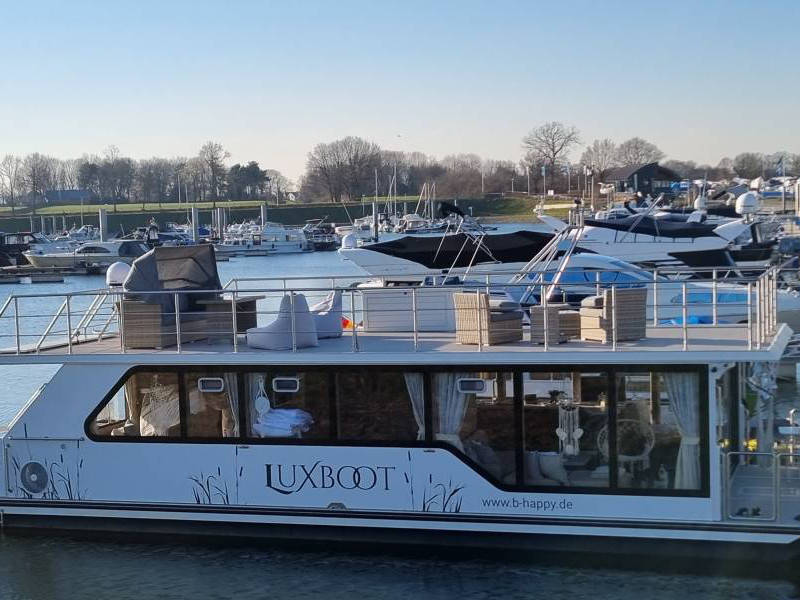 Rent houseboat Paris in Belgium – BOATICO Yacht Charter