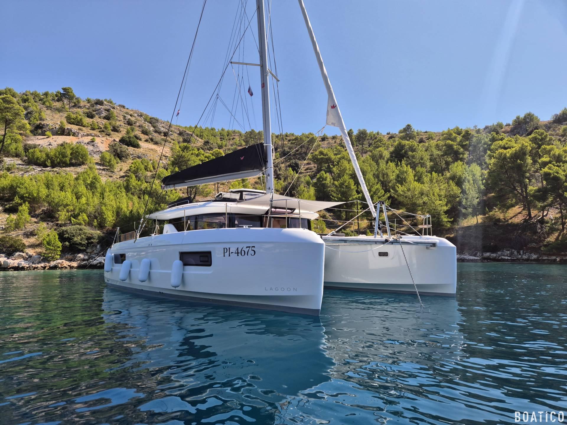 Mieten Sie Katamaran Stela in Kroatien – BOATICO Yachtcharter