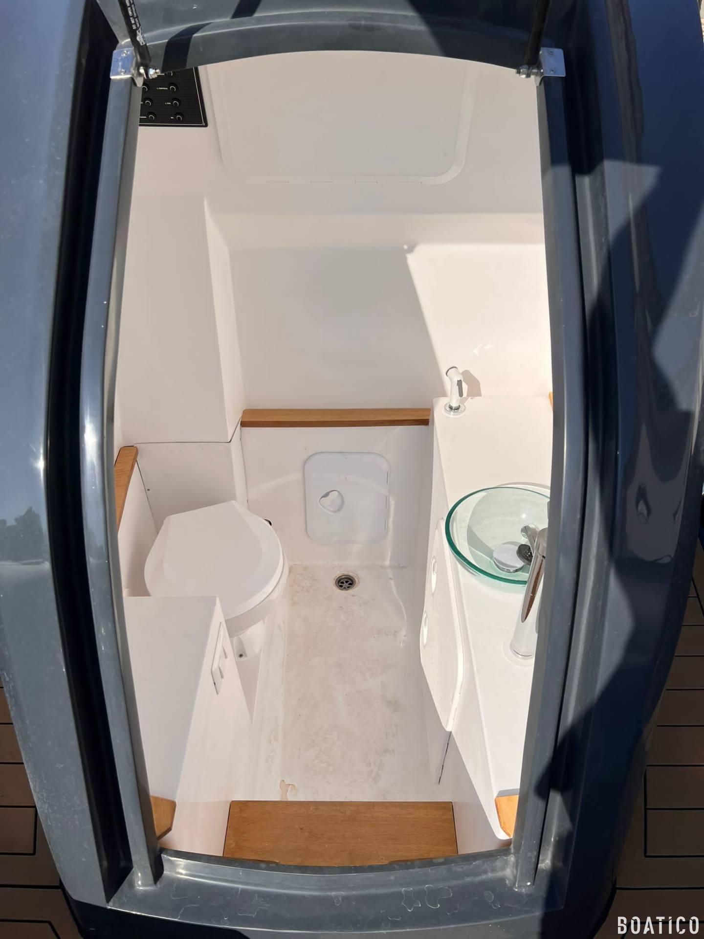 Rent motor boat Viviana in Greece – BOATICO Yacht Charter